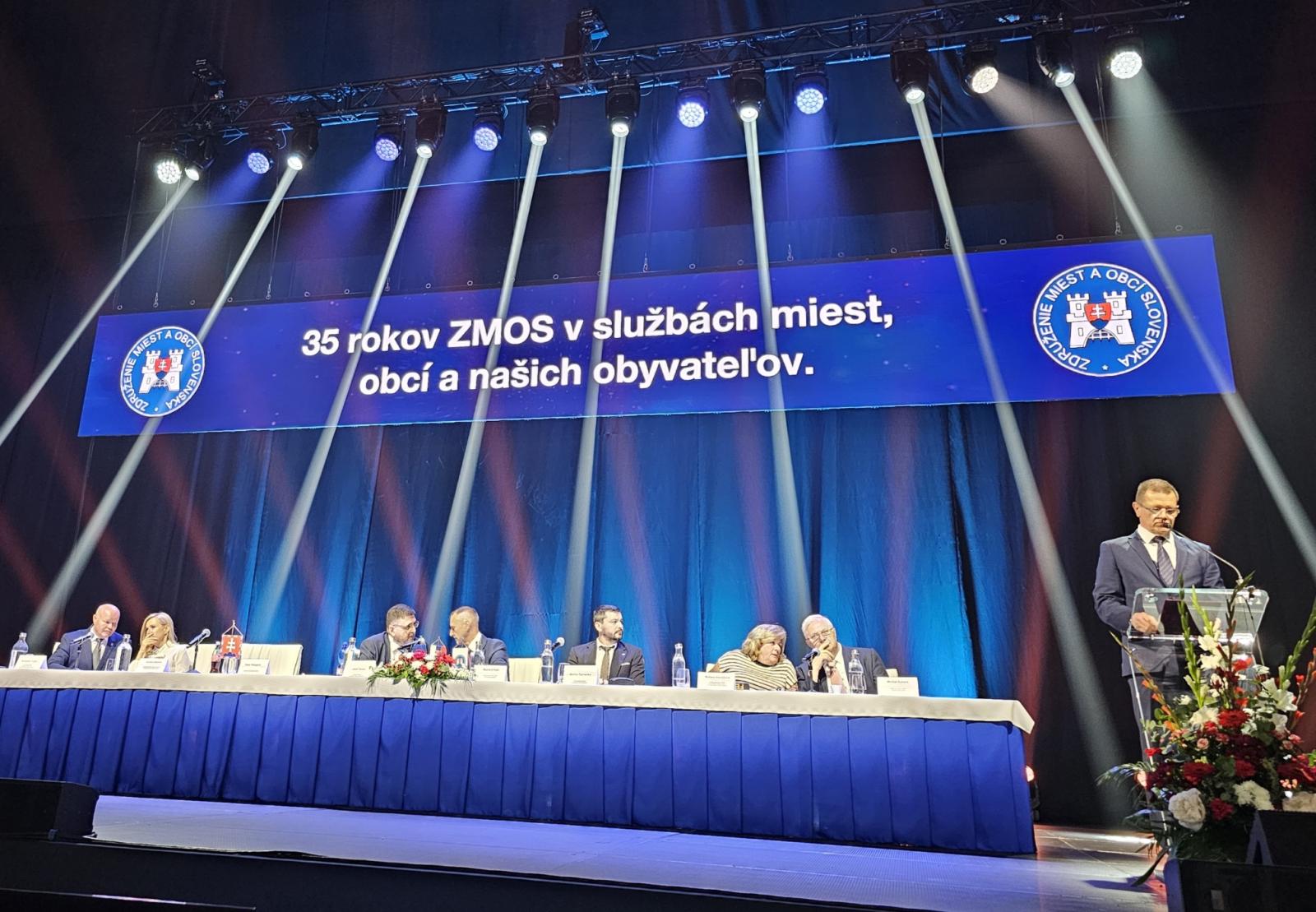 Mesto Senec dostalo na 37. sneme ZMOS cenu SMART | Senec
